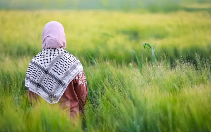 10 Ways to Wear a Keffiyeh Scarf or Shemagh – Ruuq